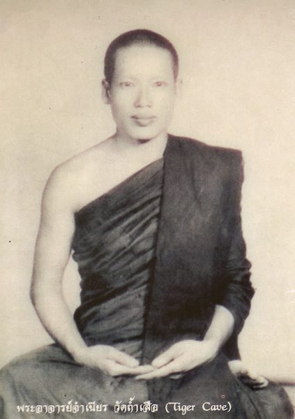 Ajarn Jumnien Abbot Buddhist Temple - Wat Tham Seua, Krabi