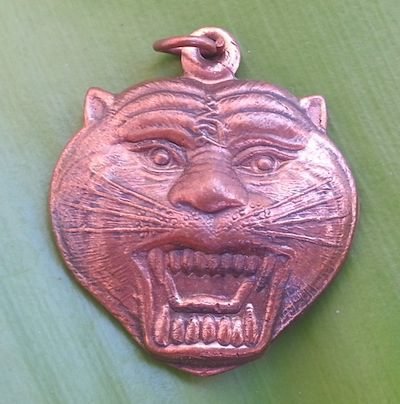 Thai Amulets in Thailand | Overview | Beliefs | Scams | Power | 50% Off